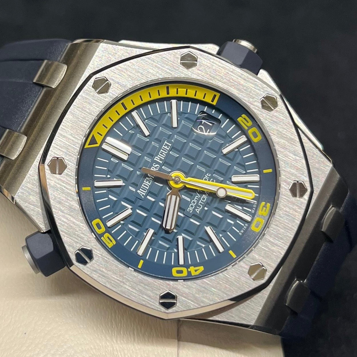 Audemars Piguet Royal Oak Offshore Diver REF. 15710ST.OO.A027CA.01 ...